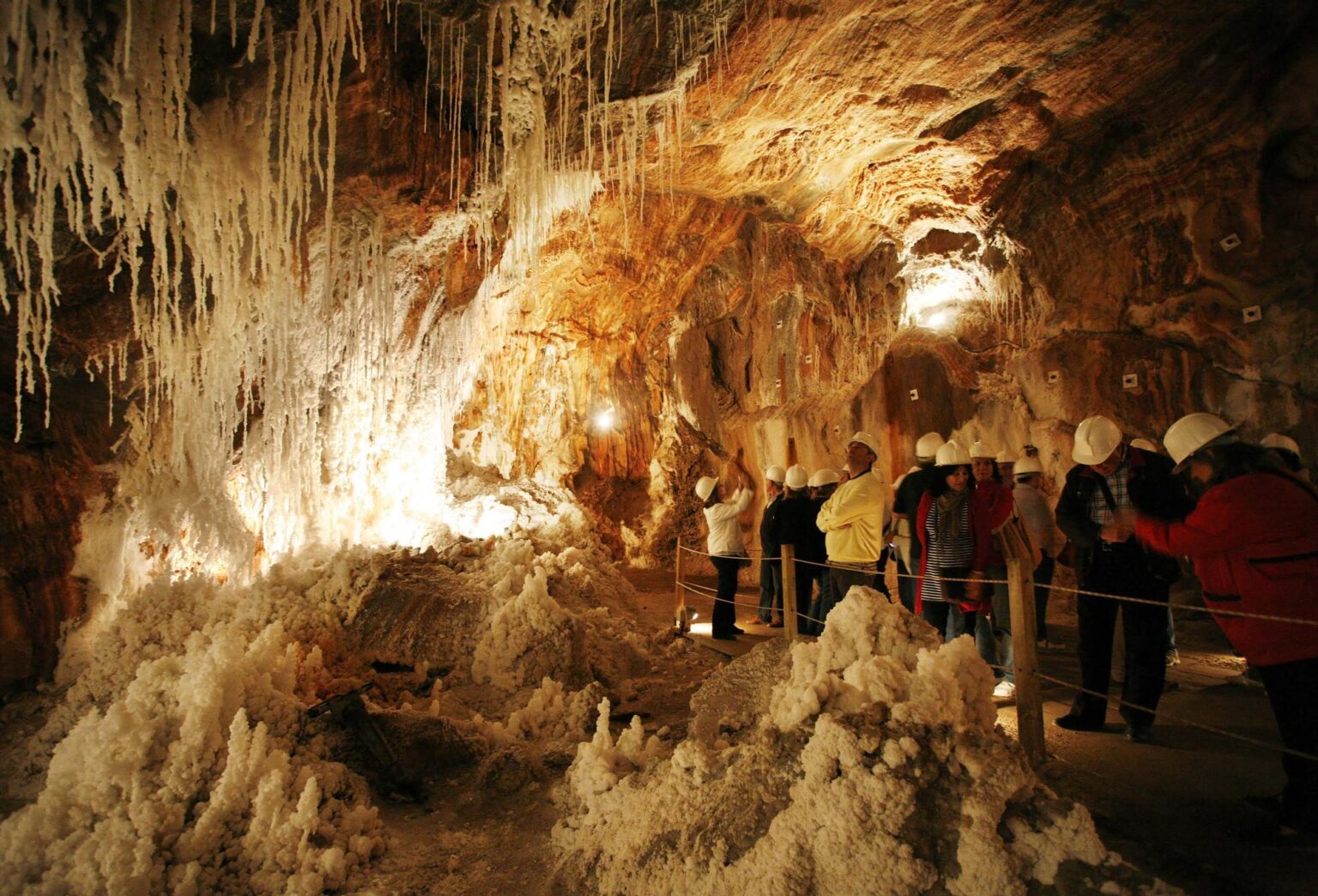 Las Estalactitas y Estalagmitas son Formaciones Naturales Fascinantes ...